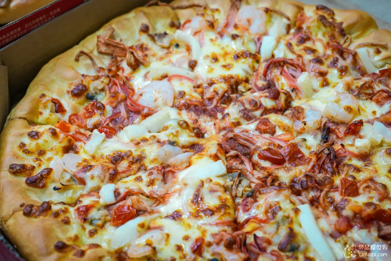 【全台】必勝客Pizza Hut｜開箱經典海鮮及超級總匯披薩，一定要加價芝心餅皮 – 勞鼠探世界