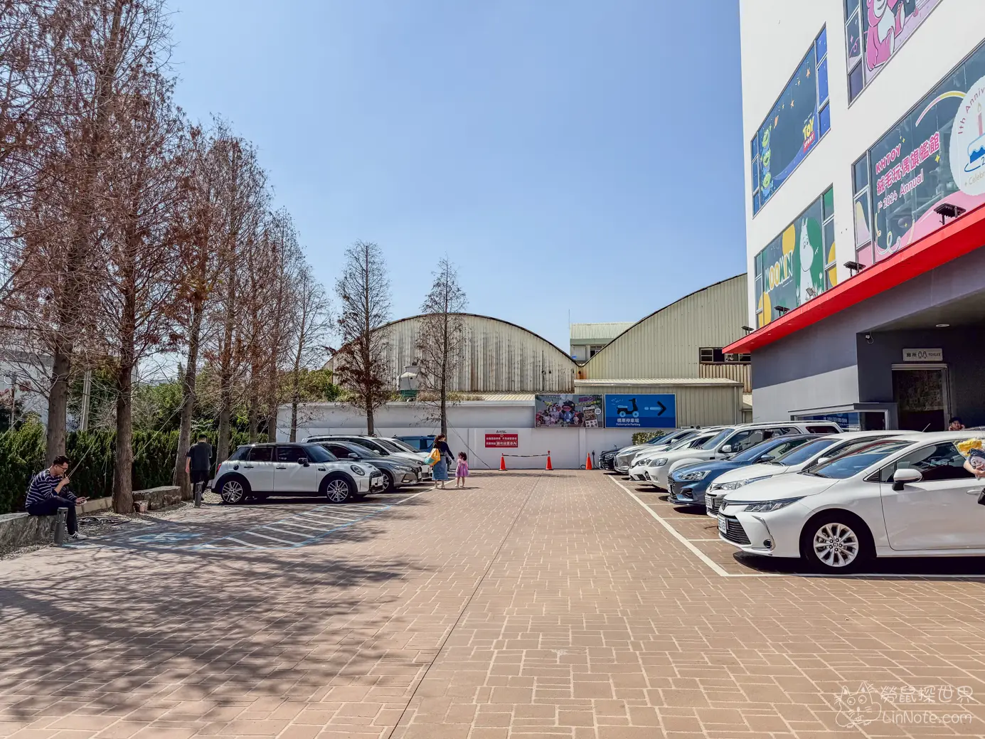 【嘉義民雄】KHTOY絨毛玩偶旗艦館｜上千款正版便宜玩偶，還有親子遊戲區 – 勞鼠探世界