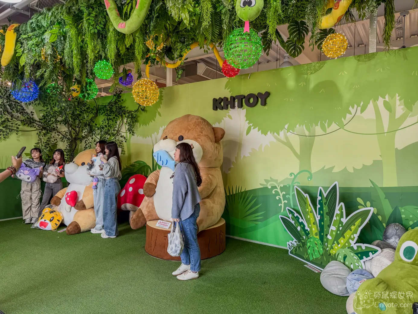 【嘉義民雄】KHTOY絨毛玩偶旗艦館｜上千款正版便宜玩偶，還有親子遊戲區 – 勞鼠探世界